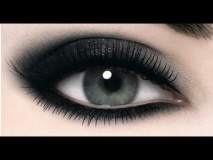 Как се прави грим на Smoky eyes
