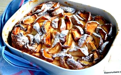 Almás puding, édes túró és szelet kenyér vagy torta városi ízek